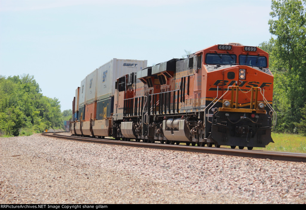 BNSF 6699